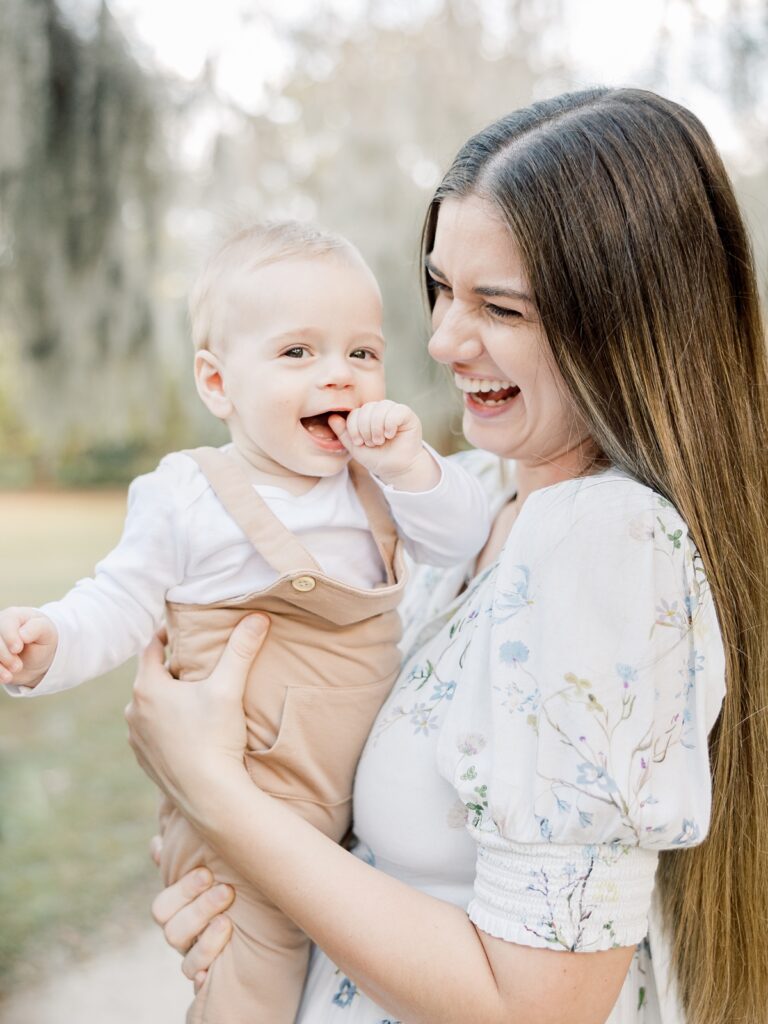 Intimate Family Session at Hampton Park - amandakanephotography.com